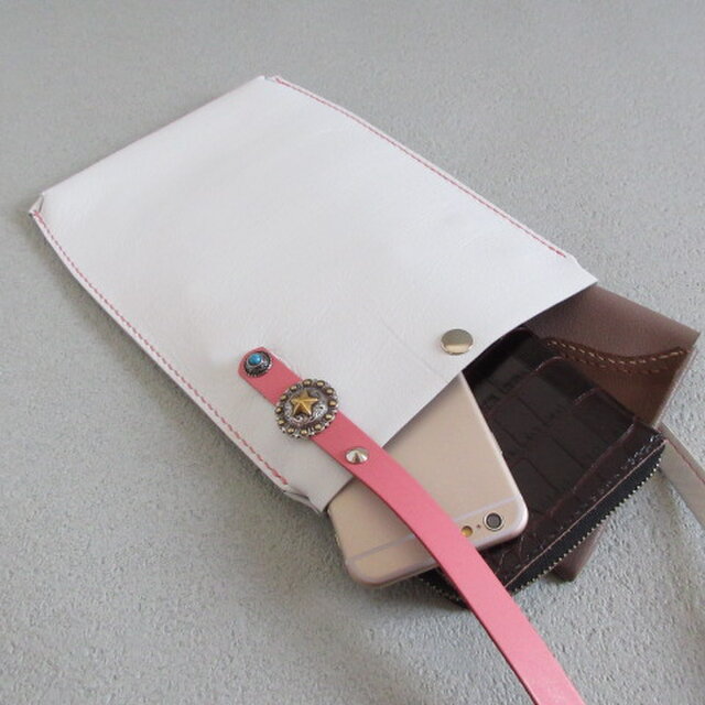 《牛革》コンチョ使い♪2WAY～ミニサコッシュ・フラットタイプ・047 | iichi ハンドメイド・クラフト作品・手仕事品の通販