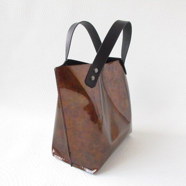 《牛革》底マチワイド・エナメル・ブラウン系マーブル・一枚革のミニトート・0338 | iichi ハンドメイド・クラフト作品・手仕事品の通販