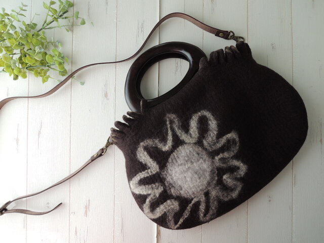 フリフリバッグ ソレイユ ＊ダークブラウン＊2WAY | iichi ハンドメイド・クラフト作品・手仕事品の通販