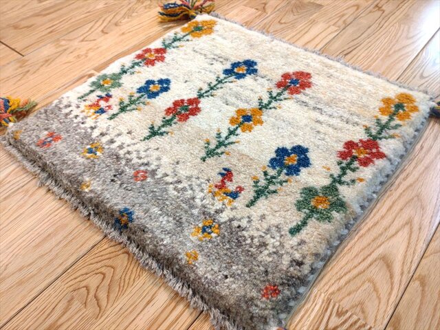 ペルシャ ギャッベ 玄関マット 42x40cm 生成 Gray 花 ギャベ ギャッぺ | iichi ハンドメイド・クラフト作品・手仕事品の通販