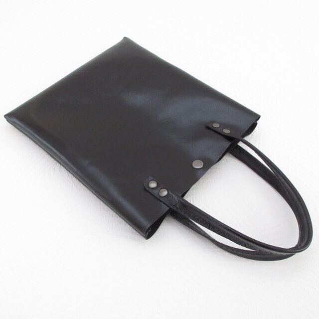 《ゴートスキン》ちょい持ちミニトート・ハンドソーイング♪ブラックスムース・内ポケット付き・0428 | iichi ハンドメイド・クラフト作品・手仕事品の通販