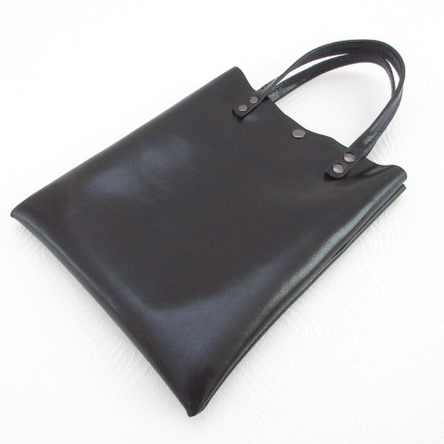 《ゴートスキン》ちょい持ちミニトート・ハンドソーイング♪ブラックスムース・内ポケット付き・0428 | iichi ハンドメイド・クラフト作品・手仕事品の通販