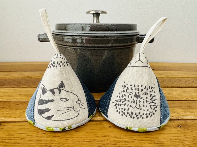 三角鍋つかみ★staub ストウブ ホーロー鍋★ミトン 鍋つかみ ネコ 猫 ねこ cat | iichi ハンドメイド・クラフト作品・手仕事品の通販