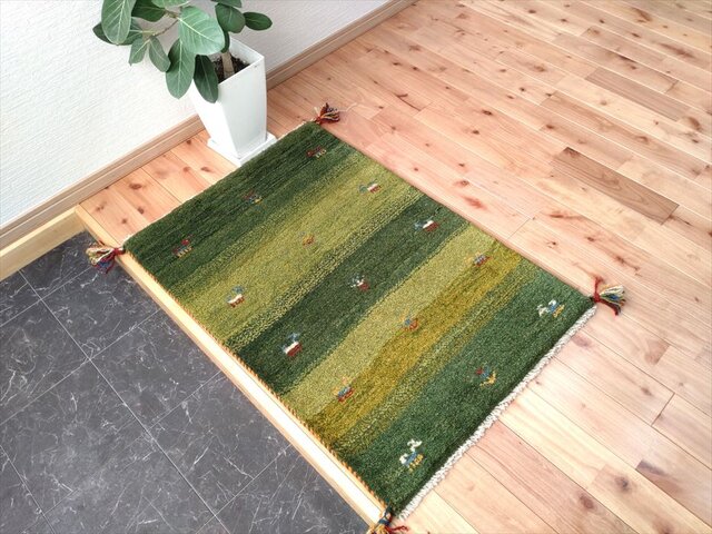 冬の感謝キャン】ペルシャ ギャッベ 玄関マット 88×60cm グリーン 成H-3 | iichi ハンドメイド・クラフト作品・手仕事品の通販