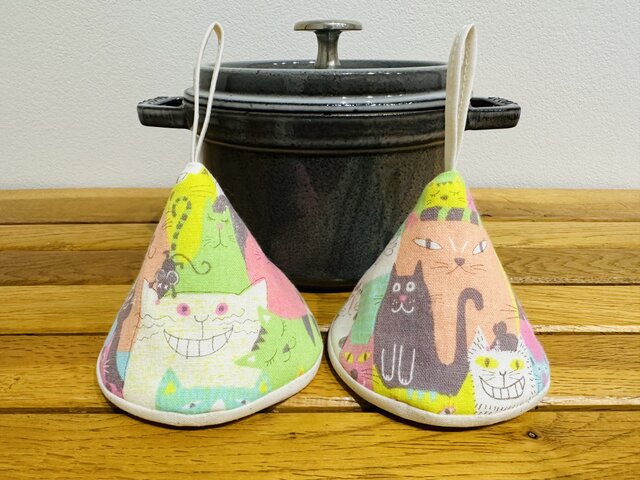 三角鍋つかみ★staub ストウブ ホーロー鍋★ミトン 鍋つかみ ネコ 猫 ねこ cat | iichi ハンドメイド・クラフト作品・手仕事品の通販
