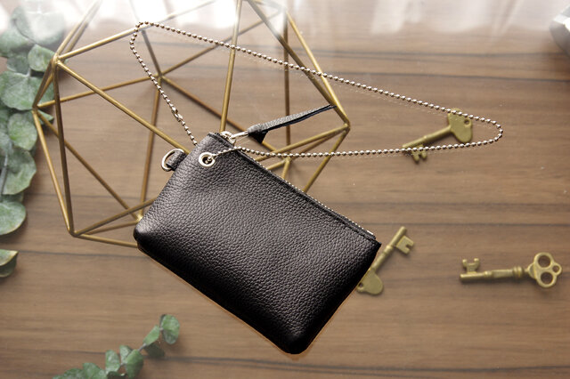 《LIONA》キーポーチ ブラック | iichi 日々の暮らしを心地よくするハンドメイドやアンティークのマーケットプレイス