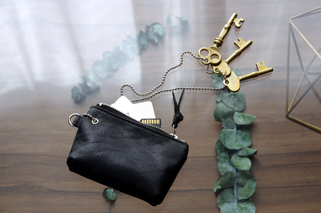 《LIONA》キーポーチ ネイビー | iichi ハンドメイド・クラフト作品・手仕事品の通販