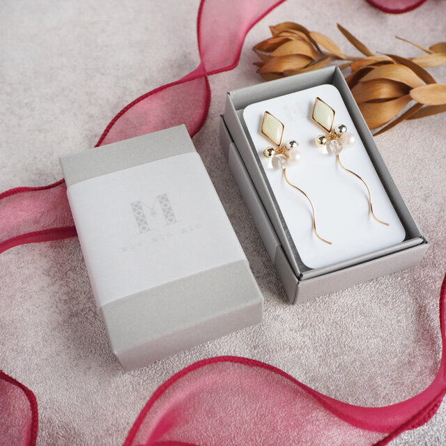 七宝焼 Chocolate spiralピアス ~White chocolate~ | iichi ハンドメイド・クラフト作品・手仕事品の通販