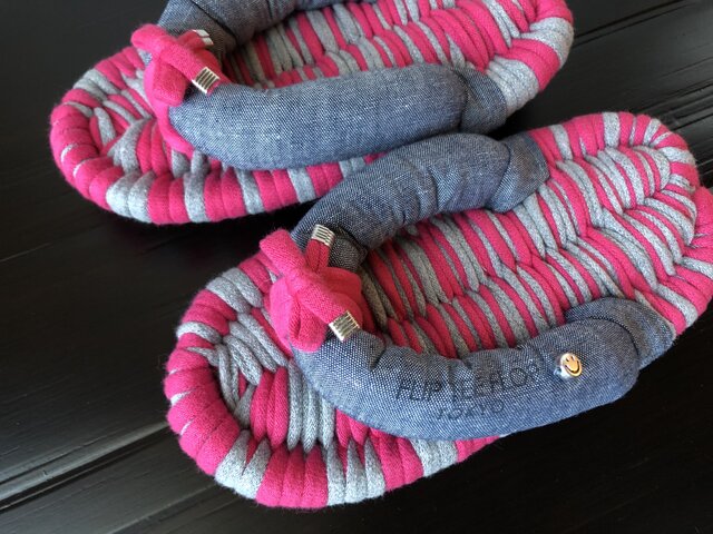 No.138【FLIP TEE FLOP】18cm 上質なJonoJonoを使ったミックス編みの布ぞうり チェリーピンク | iichi ハンドメイド・クラフト作品・手仕事品の通販