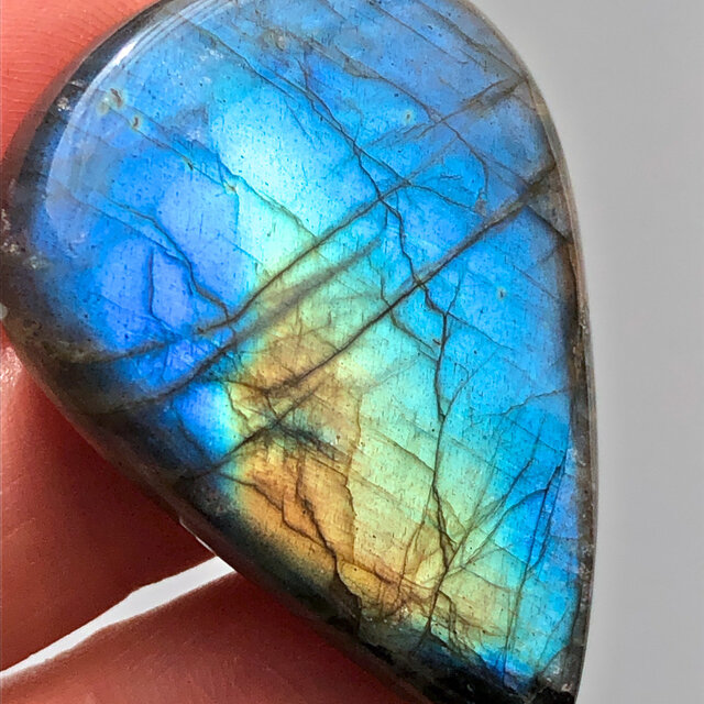 ラブラドライト[656] 40x29mm 64Cts 天然石 / カボション / ルース | iichi ハンドメイド・クラフト作品・手仕事品の通販