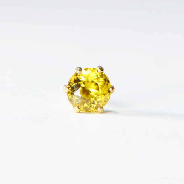 K18 スフェーン シングル ピアス CB033BS | iichi ハンドメイド・クラフト作品・手仕事品の通販