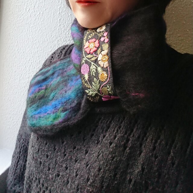 羊毛フェルトマフラーL Black mix | iichi ハンドメイド・クラフト作品・手仕事品の通販