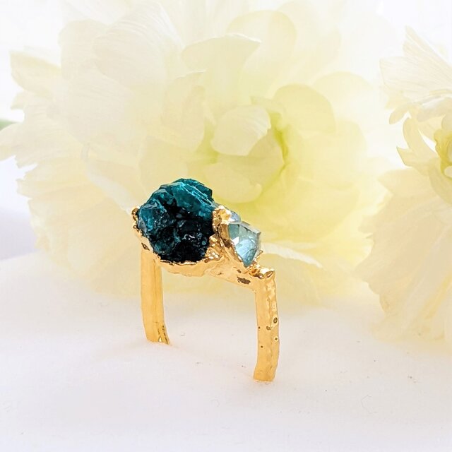 ダイオプテーズ原石とトルマリンのリング | iichi ハンドメイド・クラフト作品・手仕事品の通販
