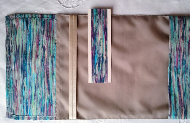 調節あり B6・四六判 リバティプリント(Art) | iichi 日々の暮らしを心地よくするハンドメイドやアンティークのマーケットプレイス