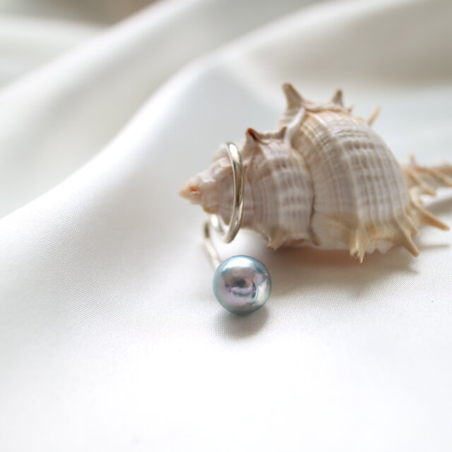 Peep pearl ear cuff #2 | iichi 日々の暮らしを心地よくするハンドメイドやアンティークのマーケットプレイス