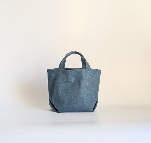 [受注制作]リネンのトートバッグS/シャドーブルー 持ち手長さ変更可能 | iichi ハンドメイド・クラフト作品・手仕事品の通販