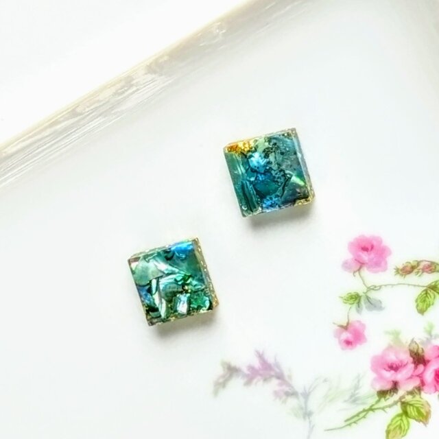 螺鈿のスクエアピアスイヤリング【1716】 | iichi ハンドメイド・クラフト作品・手仕事品の通販