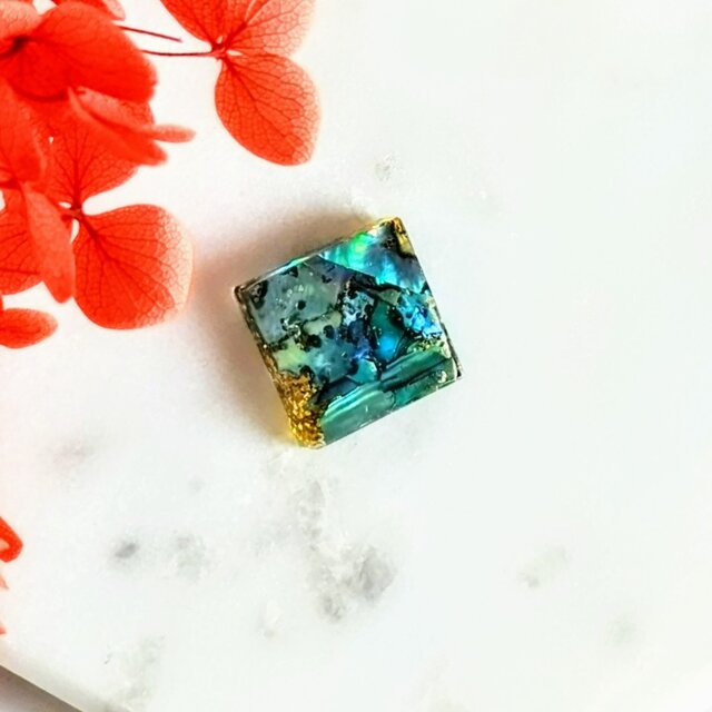 螺鈿のスクエアピアスイヤリング【1716】 | iichi ハンドメイド・クラフト作品・手仕事品の通販