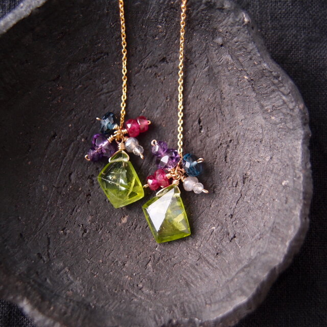 送料無料【K14gf】Colorful・アメリカンピアス／Peridot | iichi ハンドメイド・クラフト作品・手仕事品の通販