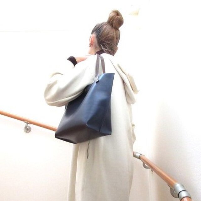 《牛革》B5対応♪底マチワイド・ミディアムトート・ソフトスムース・0426 | iichi ハンドメイド・クラフト作品・手仕事品の通販