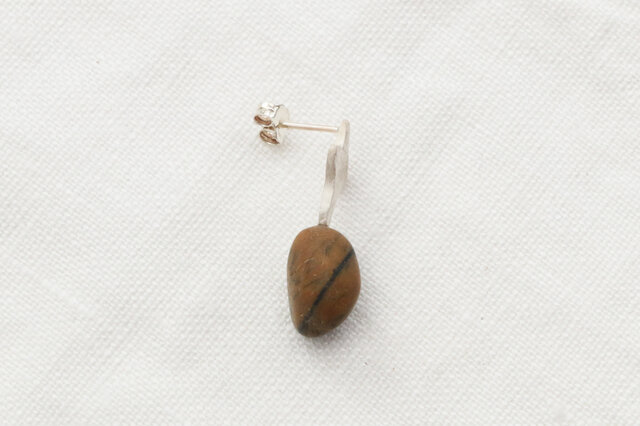 ピアス・イヤリング｜海の石｜SSPE-11 | iichi ハンドメイド・クラフト作品・手仕事品の通販