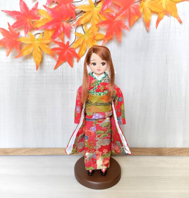 「赤き日の本、彩る錦秋」22cmドール振袖着物 | iichi ハンドメイド・クラフト作品・手仕事品の通販