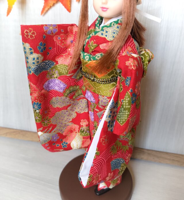 「赤き日の本、彩る錦秋」22cmドール振袖着物 | iichi ハンドメイド・クラフト作品・手仕事品の通販