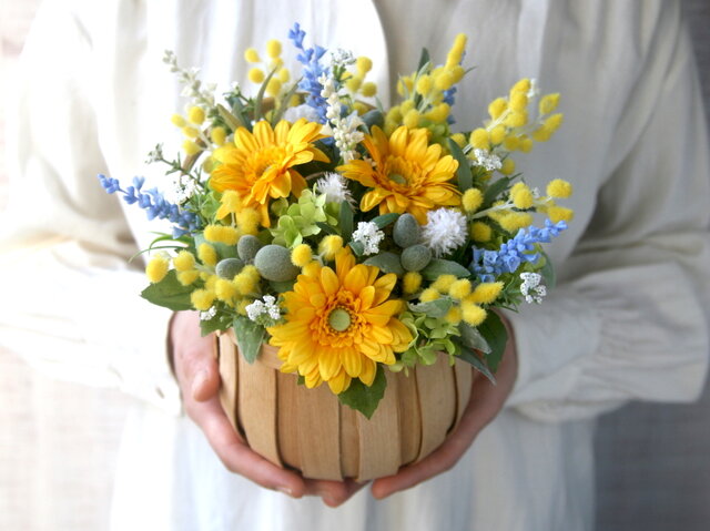 ミモザとガーベラのアレンジメント -Artificial flower- | iichi ハンドメイド・クラフト作品・手仕事品の通販