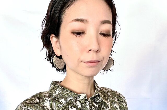 Spring Flat【レザーピアス/イヤリング】"Sand" | iichi ハンドメイド・クラフト作品・手仕事品の通販