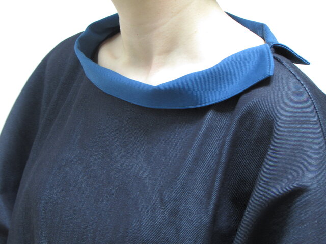 2710リラックス感たっぷりで動きやすいデニムのワンピース コットン ネイビーブルー | iichi ハンドメイド・クラフト作品・手仕事品の通販