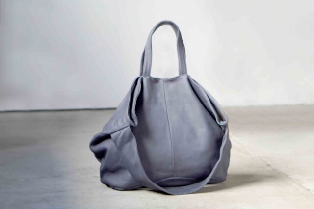 吸い付くようなタッチ感⁂軽く柔らかい2wayトートBAG・LUA(LA004)＃gray | iichi 日々の暮らしを心地よくするハンドメイドやアンティークのマーケットプレイス