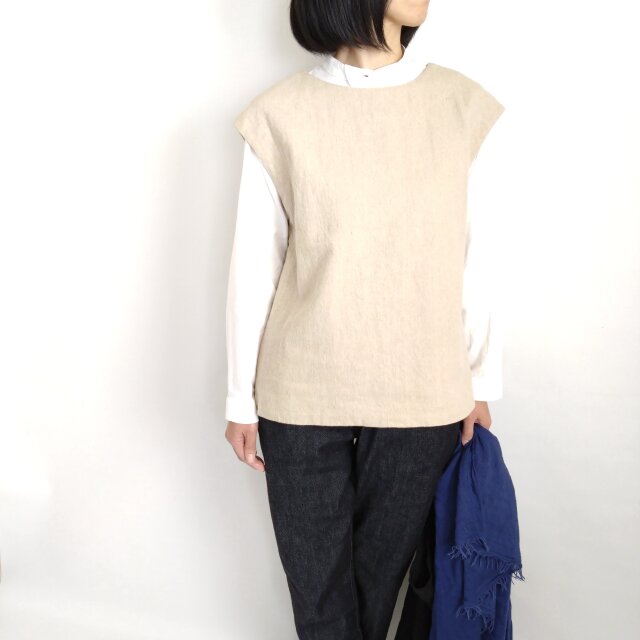 あまく柔らかく織ったリネンのベスト 前後2way 丸衿とVネック リネン100％ | iichi ハンドメイド・クラフト作品・手仕事品の通販