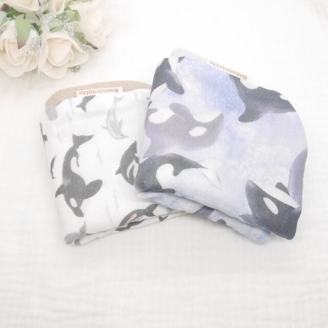 8重ガーゼハンカチ♡イルカ＆シャチ2枚セット＊20×20センチ Fluffy gauze handkerchief | iichi ハンドメイド・クラフト作品・手仕事品の通販