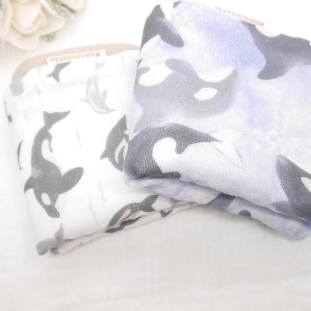 8重ガーゼハンカチ♡イルカ＆シャチ2枚セット＊20×20センチ Fluffy gauze handkerchief | iichi ハンドメイド・クラフト作品・手仕事品の通販