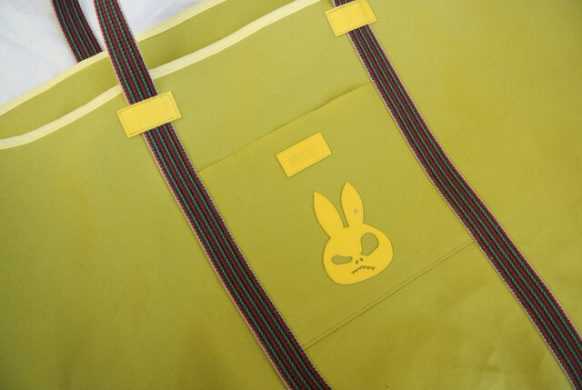 うさぎスカル（UR-1),超ビックサイズトート（ピスタチオカラー）。 | iichi ハンドメイド・クラフト作品・手仕事品の通販