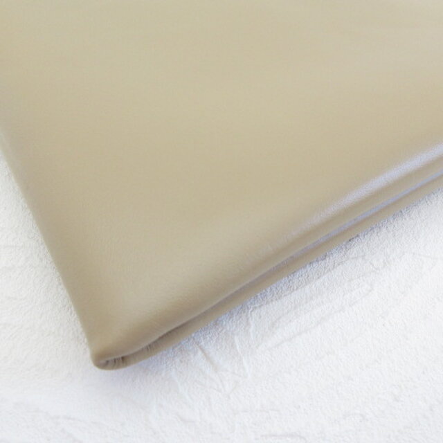 【アウトレットライン】《牛革》ちょい持ちミニトート♪「スクエアタイプ」スムース・カフェオレ・0296 | iichi 日々の暮らしを心地よくするハンドメイドやアンティークのマーケットプレイス