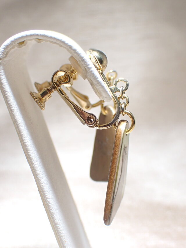 蒔絵イヤリング ”しろ と くろ” | iichi ハンドメイド・アンティーク・食品・ギフト・手作り