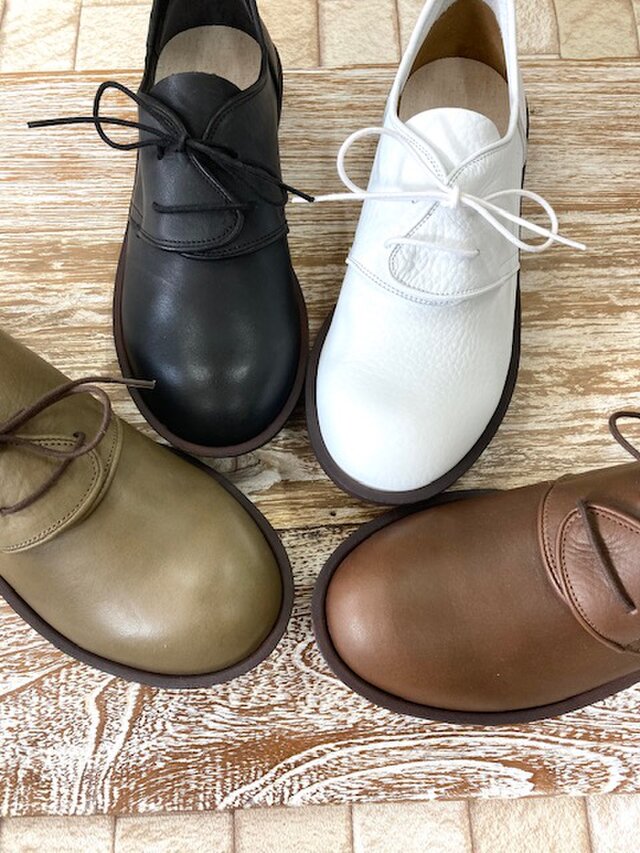 1枚仕立てのオイルレザーが足に馴染むぽっこりオデコなレースアップシューズ307 | iichi ハンドメイド・クラフト作品・手仕事品の通販