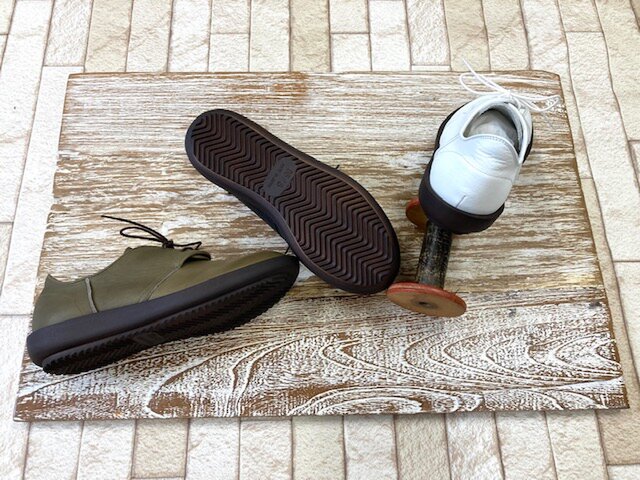 1枚仕立てのオイルレザーが足に馴染むぽっこりオデコなレースアップシューズ307 | iichi ハンドメイド・クラフト作品・手仕事品の通販