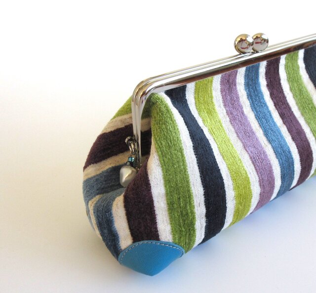 がま口ポーチ・ ベロアのストライプ 緑系 /USA | iichi ハンドメイド・クラフト作品・手仕事品の通販