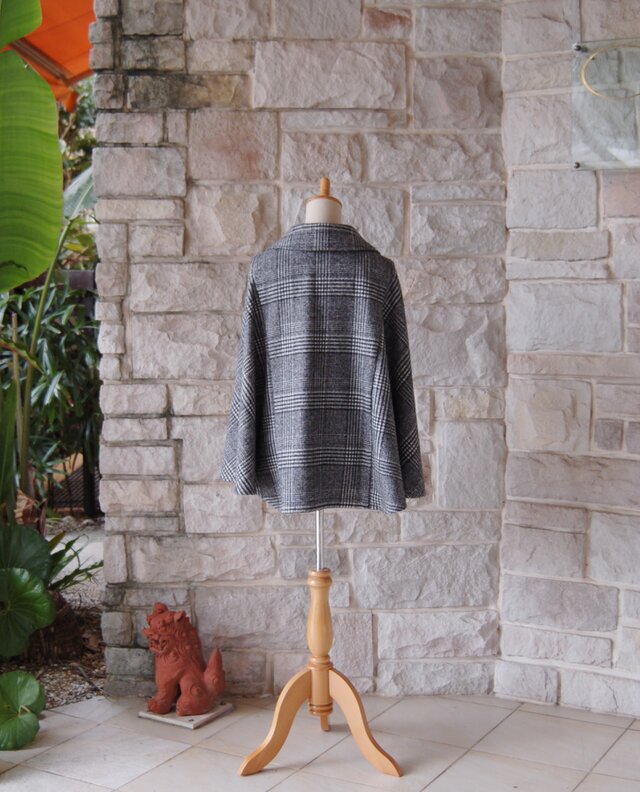 ケープコート 】グレンチェック モノトーン クラシカル エレガント ウール100％ | iichi ハンドメイド・クラフト作品・手仕事品の通販