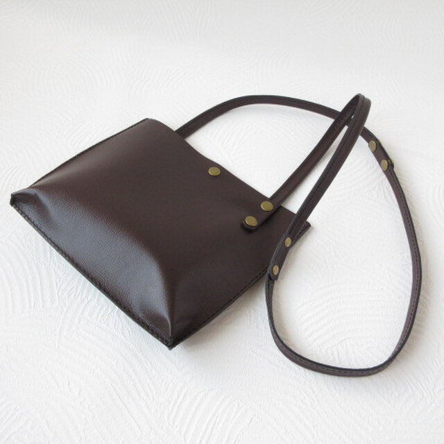 【アウトレットライン】《牛革》2WAY～サコッシュ・ワイドタイプ・型押しシュリンク・ダークブラウン・061 | iichi ハンドメイド・クラフト作品・手仕事品の通販