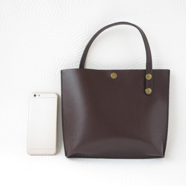 【アウトレットライン】《牛革》2WAY～サコッシュ・ワイドタイプ・型押しシュリンク・ダークブラウン・061 | iichi ハンドメイド・クラフト作品・手仕事品の通販