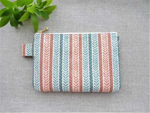 ＊英国生地＊プラントストライプ2＊フラットポーチ＊ファスナー18cm＊iliv＊ | iichi 日々の暮らしを心地よくするハンドメイドやアンティークのマーケットプレイス