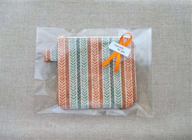 ＊英国生地＊プラントストライプ2＊フラットポーチ＊ファスナー18cm＊iliv＊ | iichi 日々の暮らしを心地よくするハンドメイドやアンティークのマーケットプレイス