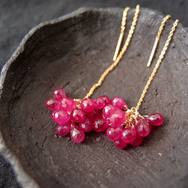 【K14gf】Bunch・アメリカンピアス／Ruby | iichi ハンドメイド・アンティーク・食品・ギフト・手作り