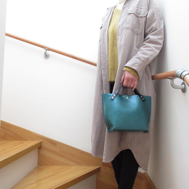 《牛革》便利で可愛い♪使って楽しい♪バッグインバッグ・ブラック・026 | iichi ハンドメイド・クラフト作品・手仕事品の通販