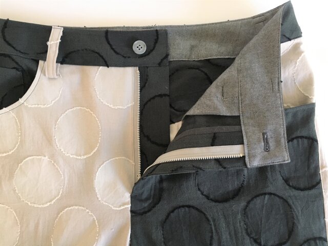 ちょいゆるパンツ012/バイカラーグレードット | iichi 日々の暮らしを心地よくするハンドメイドやアンティークのマーケットプレイス