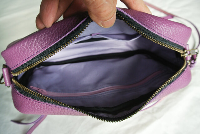 うさぎスカル（UR-1)、スモールショルダー（パープル）。 | iichi ハンドメイド・クラフト作品・手仕事品の通販