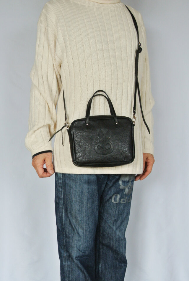 うさぎスカル（UR-1)、スモールショルダー（ブラック）。 | iichi ハンドメイド・クラフト作品・手仕事品の通販